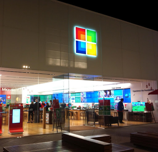 A novembre apre a Toronto il primo Microsoft Store internazionale ...