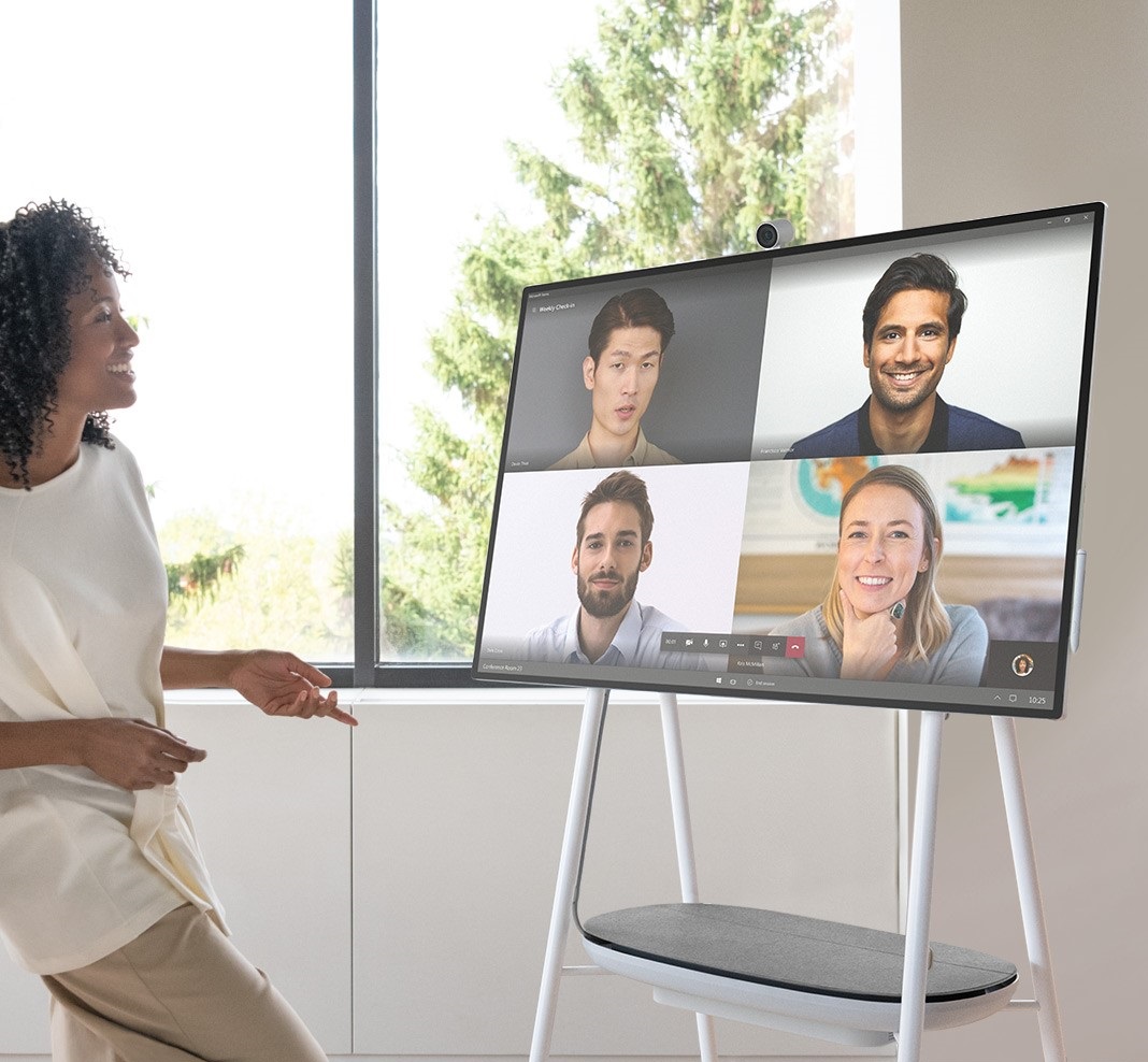 Microsoft presenta Surface Hub 2S da 50" e 85" con modulo aggiornabile