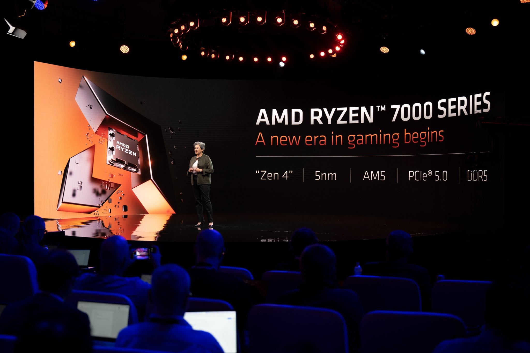 AMD lancia i Ryzen 7000 desktop con nuovo socket AM5, DDR5 e PCI 5.0